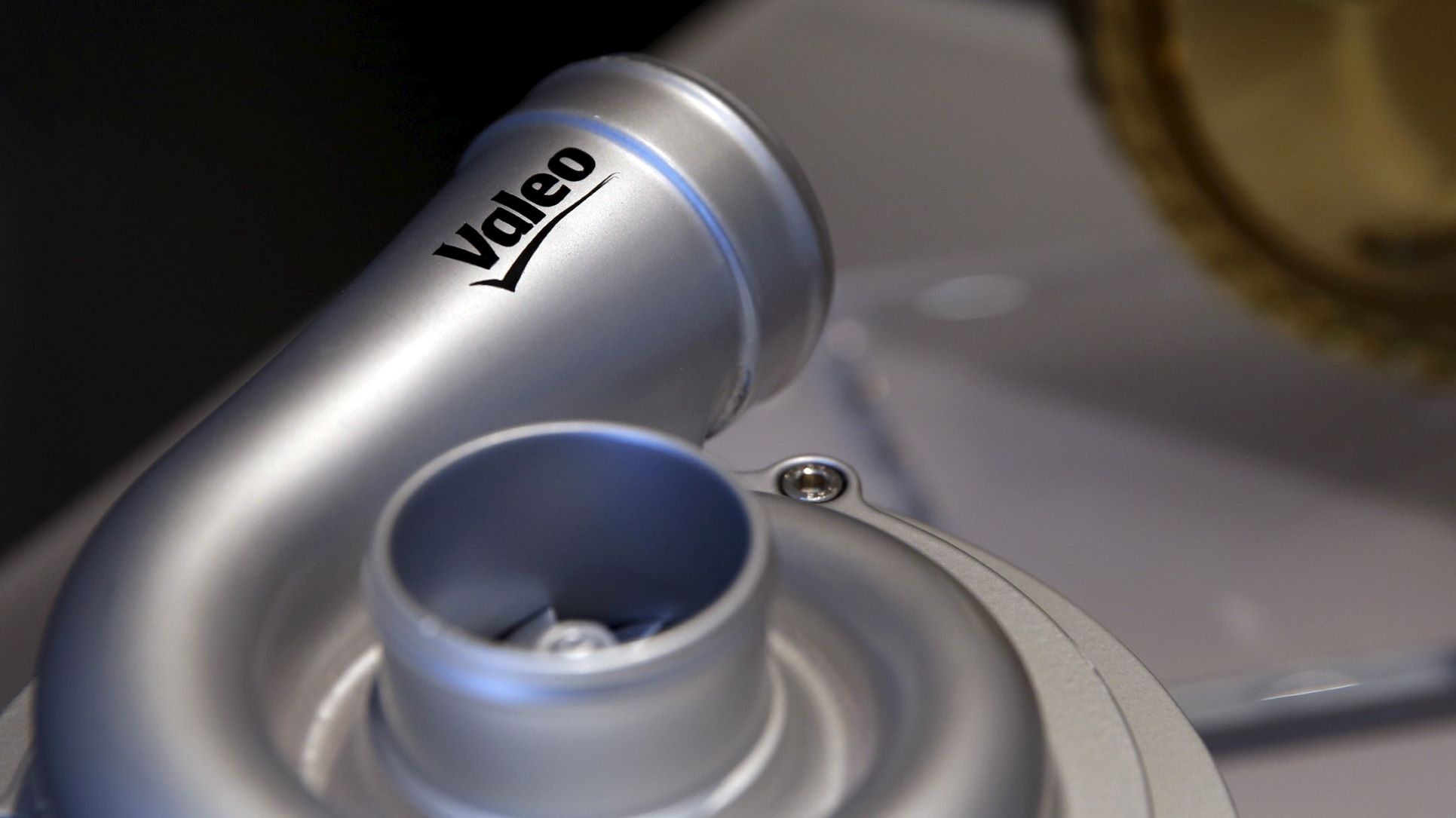 Valeo Strikes Deal To Deliver Driving Assistance Systems To BMW's ...