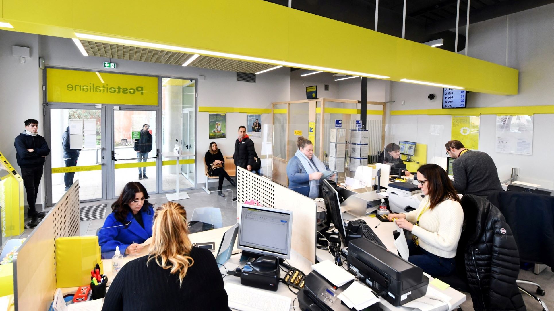 Italy's Post Office Invests $1.3 Billion To Refurbish Branches - PM Today