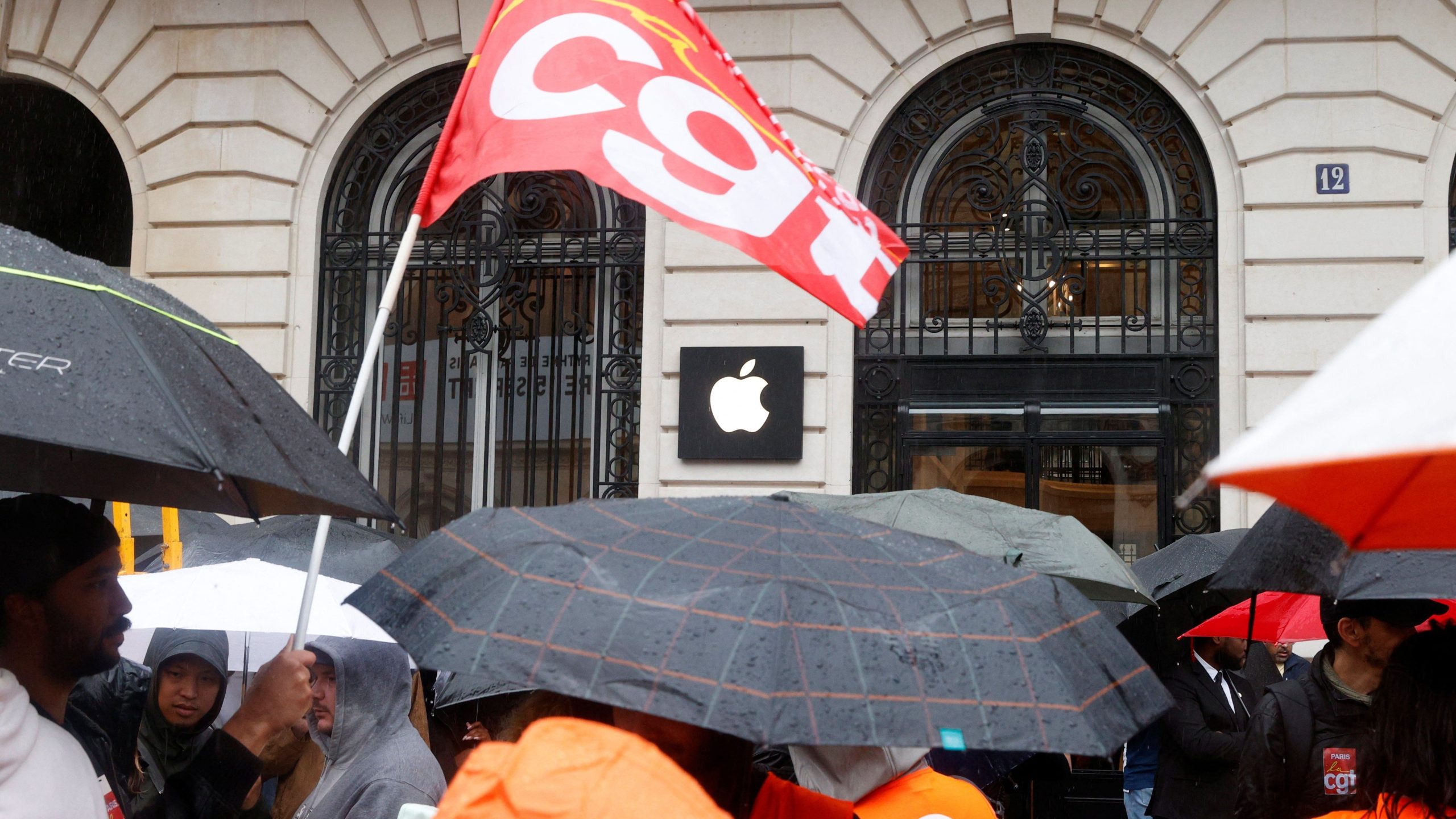 Apple Workers In France Stage Strike On iPhone 15 Launch Day - PM Today