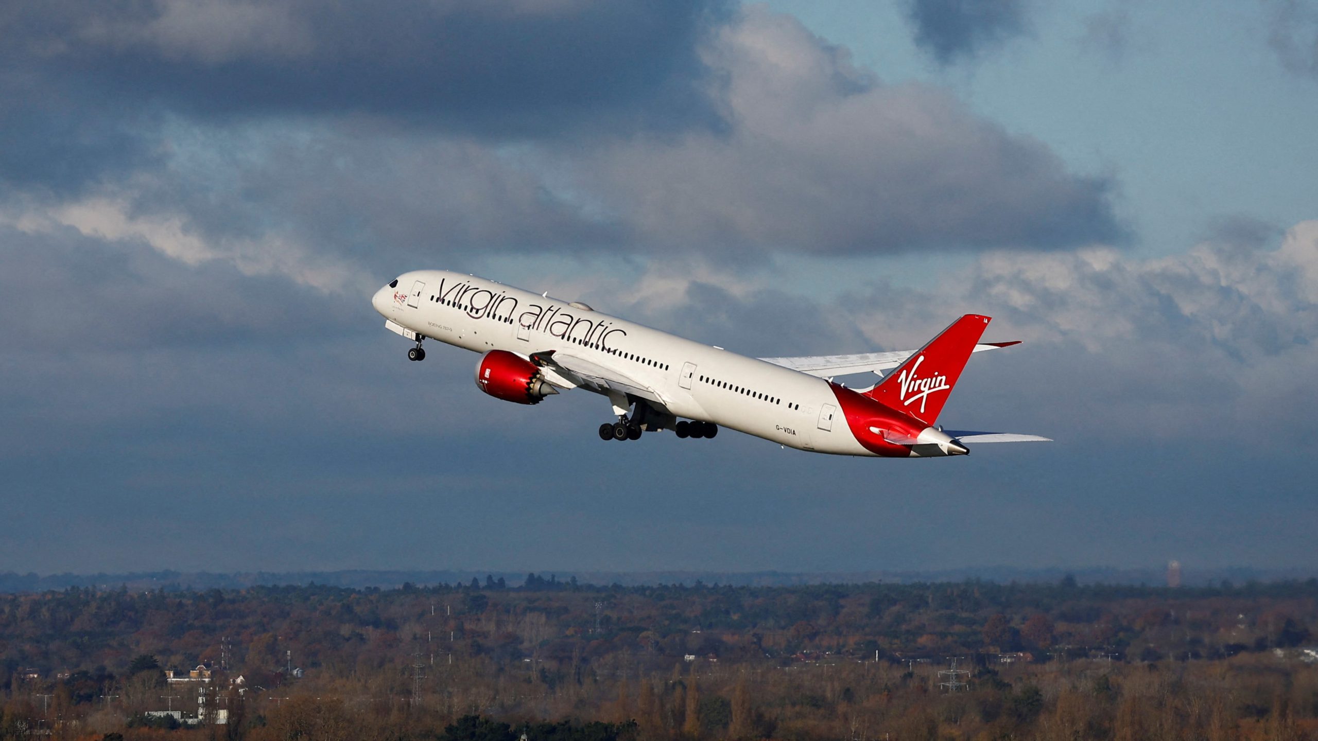 Virgin Atlantic Jet Lands After Maiden Transatlantic Flight On Low ...