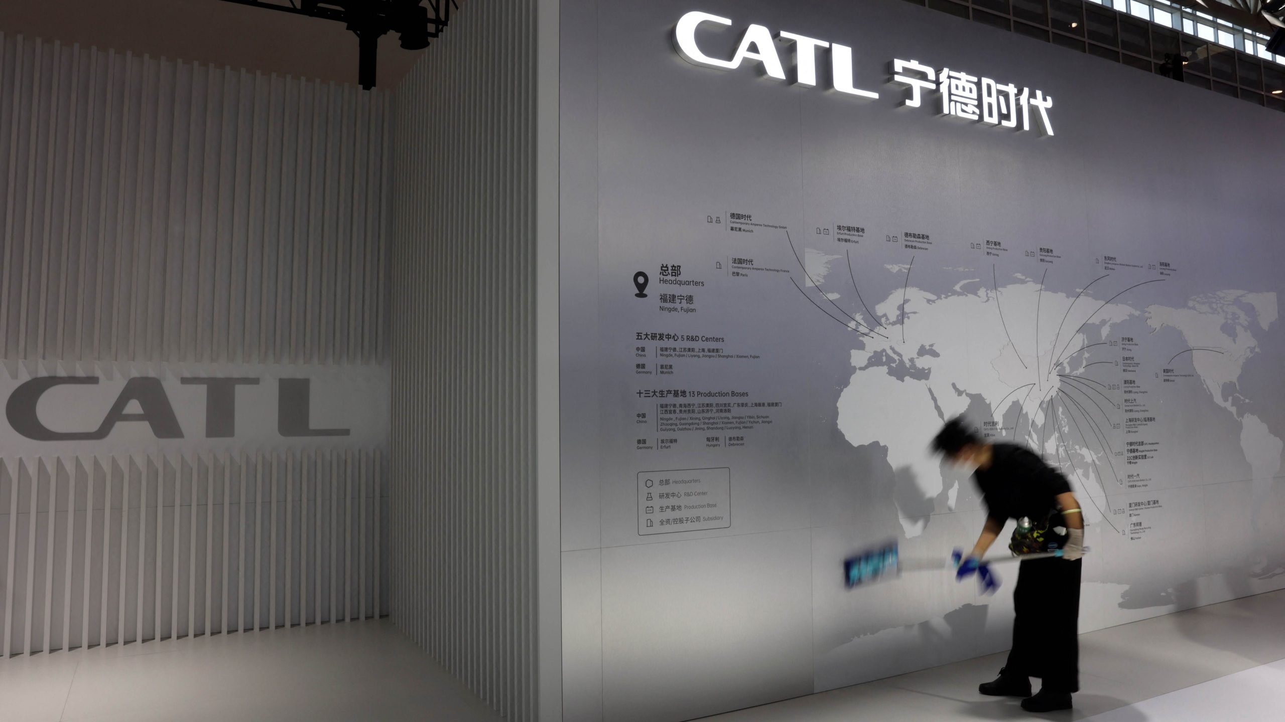 Chinese EV Battery Maker CATL Unveils LFP Battery With 1,000 KM Range - PM Today