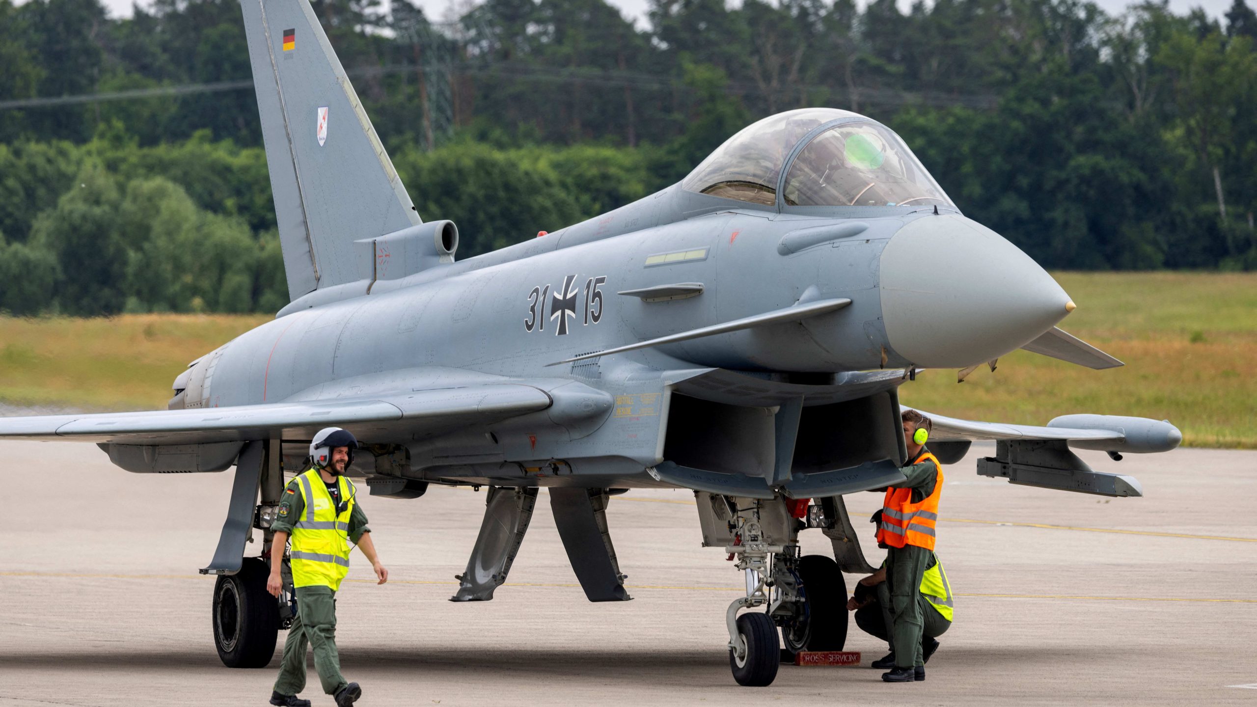 Italy To Spend 7.5 Billion Euros On New Eurofighter Jets, Document ...