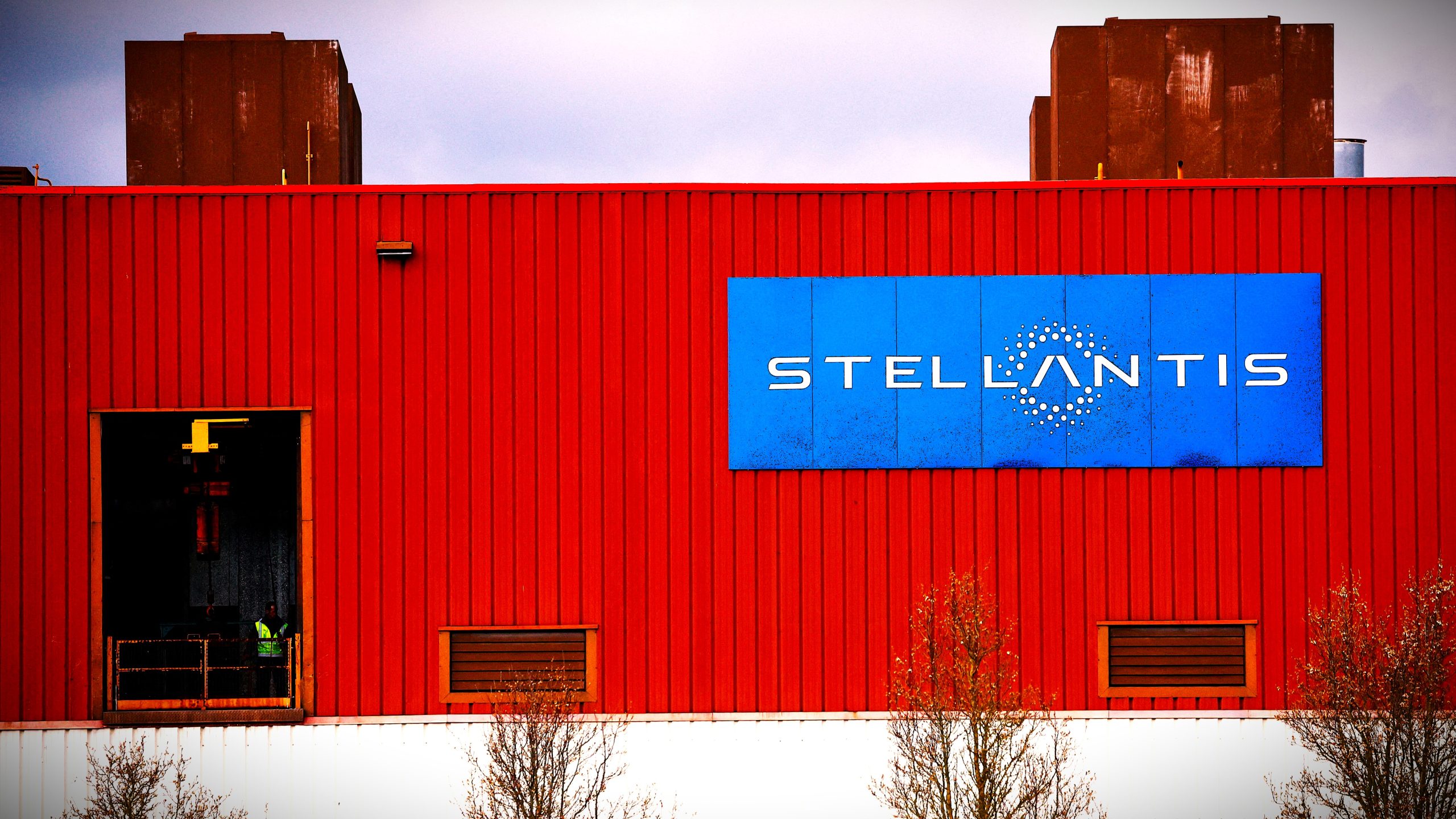 EV Startup Rivian's Production Chief Joins Stellantis - PM Today